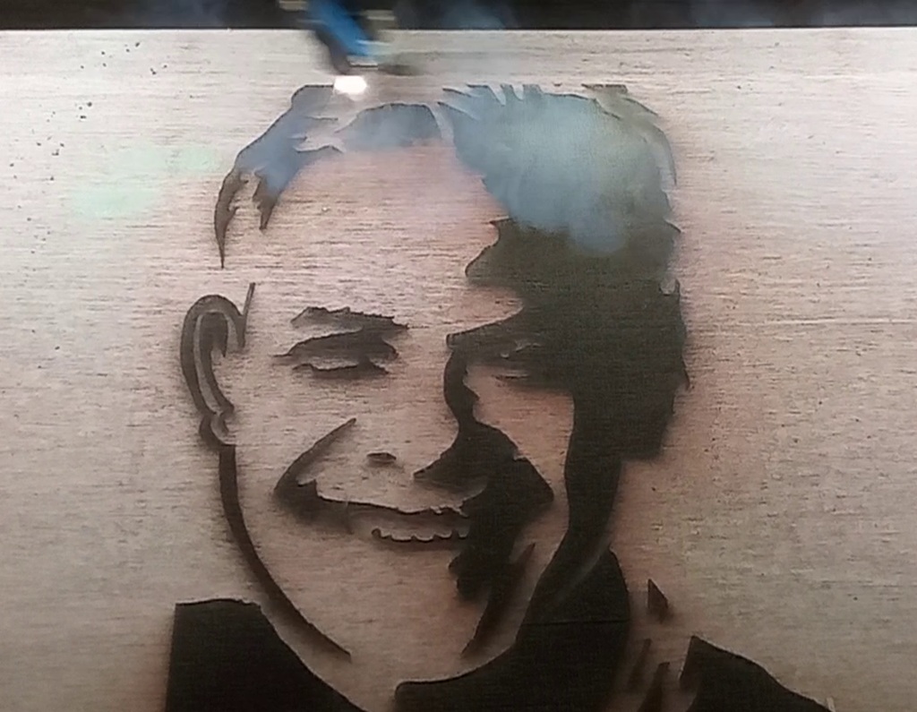 Tukang Grafir Kayu - Jasa Grafir Laser CNC Kayu dan Papan Triplek